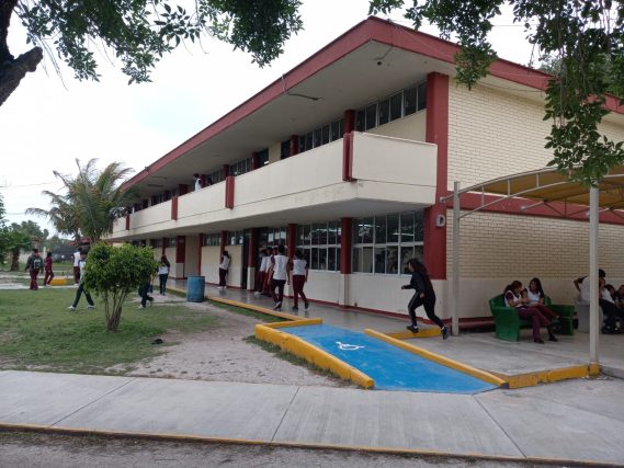 Se realizan mejoras en el CTIS 135 de Matamoros - MexNoticias